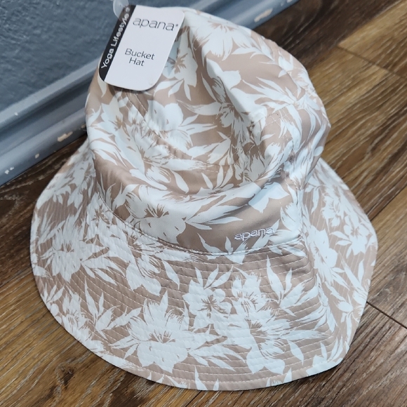 Apana | Accessories | Nwt Apana Bucket Hat White Flowers Tan Sand Beige ...